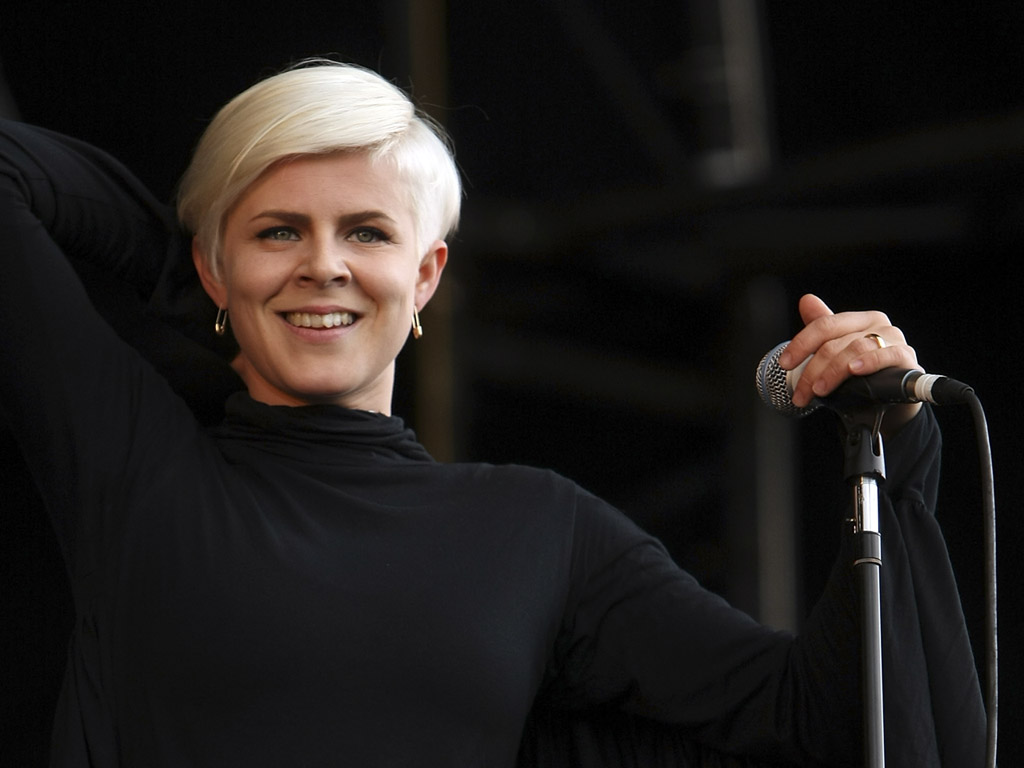 Robyn en vivo en Saturday Night Live