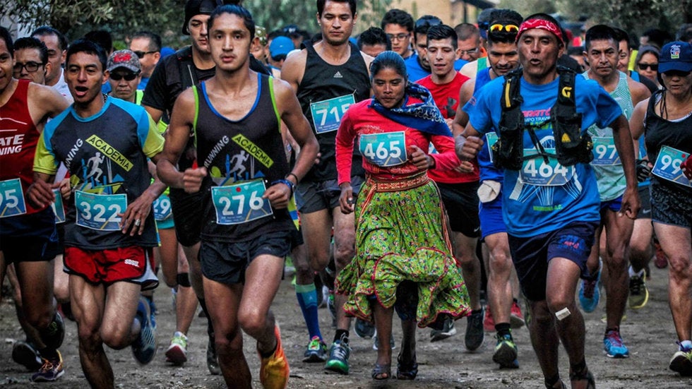 Netflix lanzará episodio sobre la maratonista rarámuri Lorena Ramírez