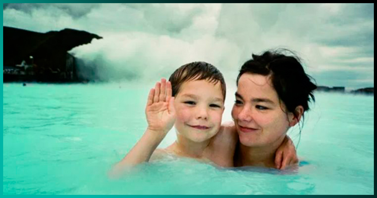 El hijo de Björk recapacita sobre decir ser más talentoso que su mamá