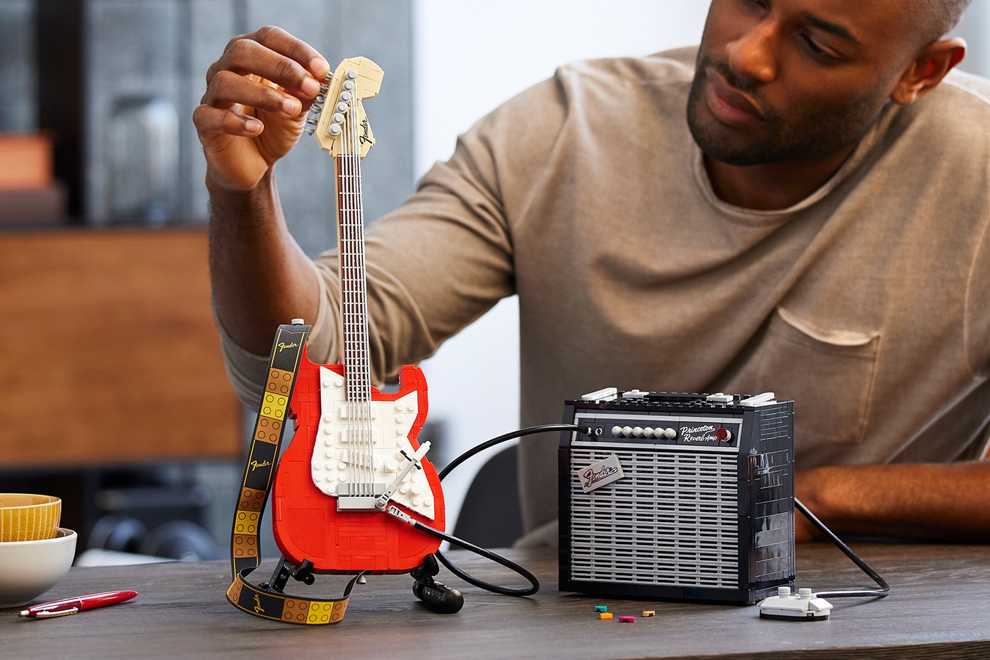 LEGO anuncia el set oficial de la icónica guitarra Fender Stratocaster