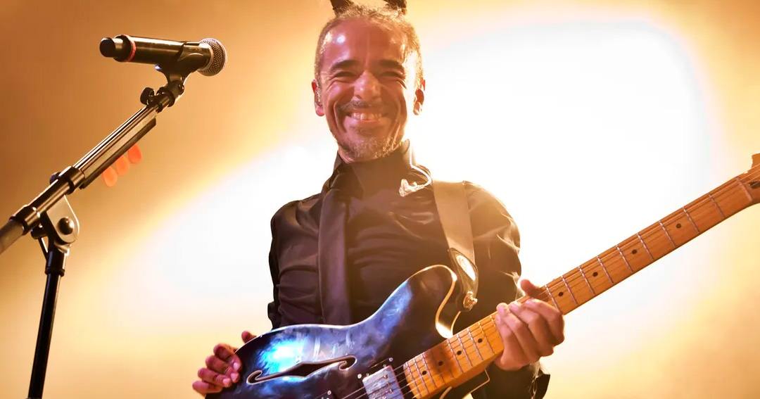 Arrojan otro peluche de Dr. Simi a Café Tacvba y así reacciona la banda