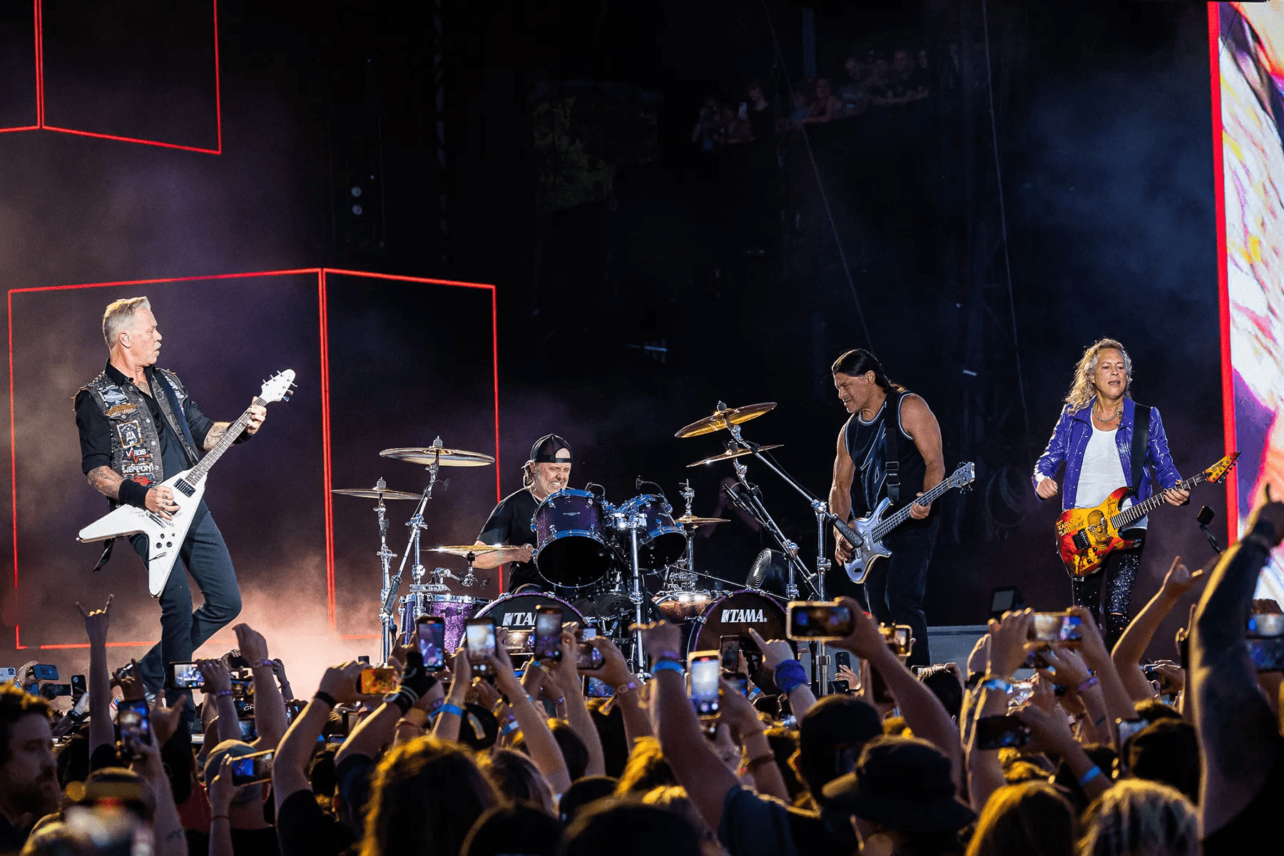 Checa el mega set de LEGO inspirado en la nueva gira de Metallica de 3 ...